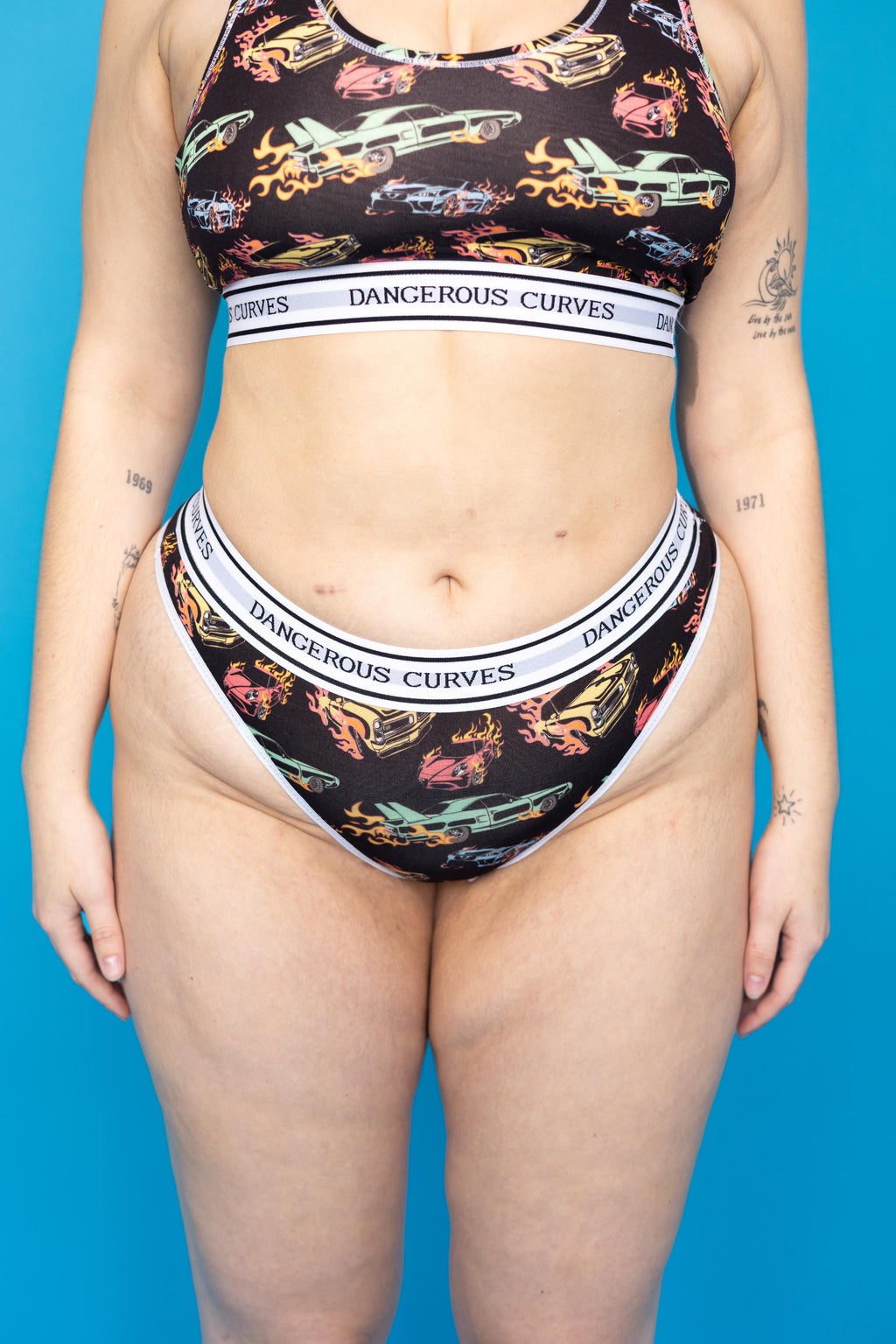 String "DANGEROUS CURVES" – popunderwear